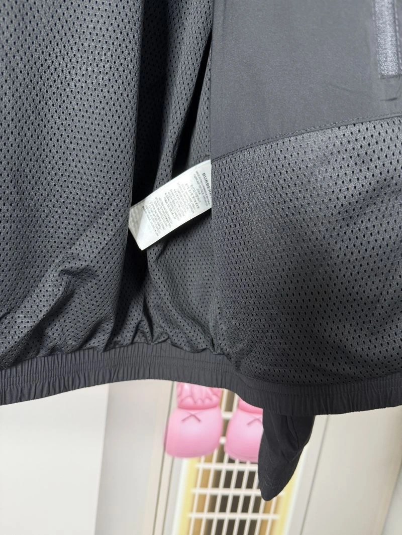 Low-cost Burberry Outwear