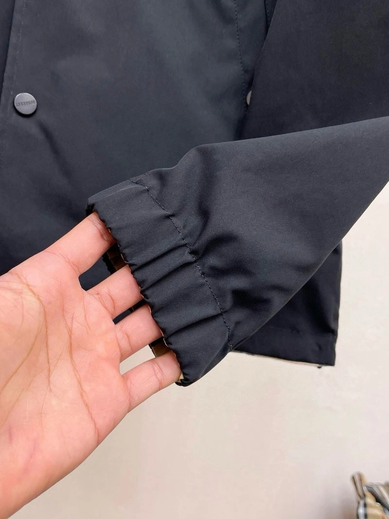 Bargain Burberry Outwear