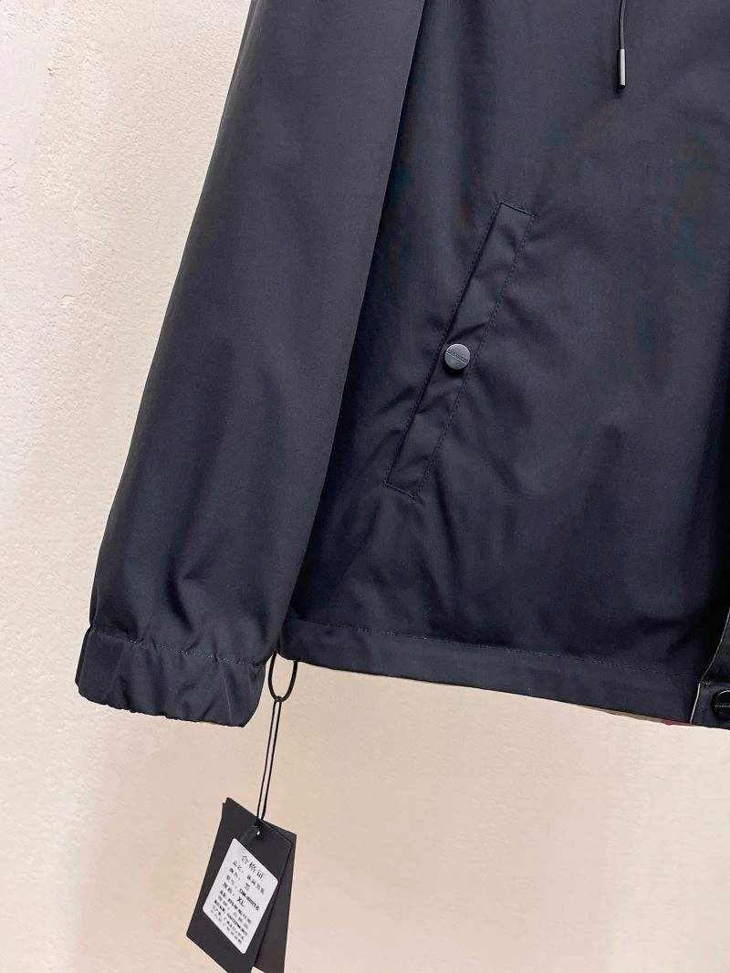 Bargain Burberry Outwear