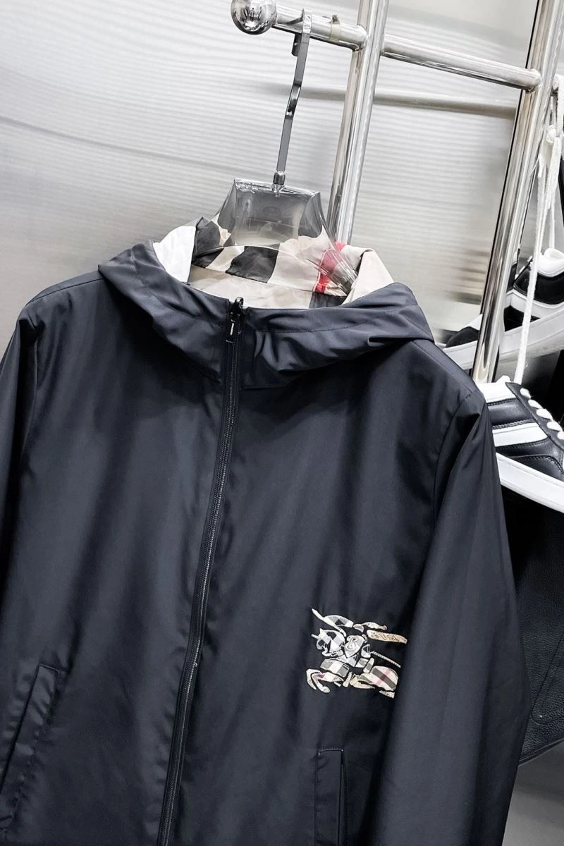 Low-cost Burberry Outwear