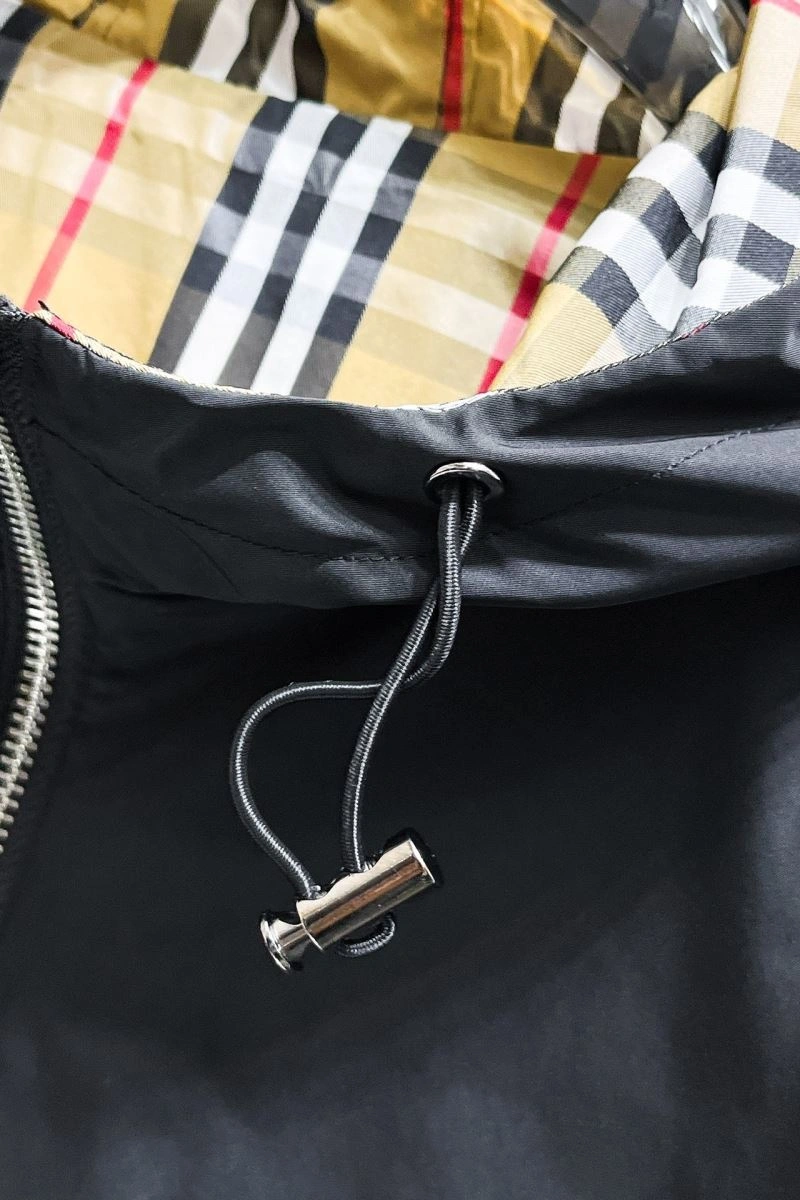 Low-cost Burberry Outwear