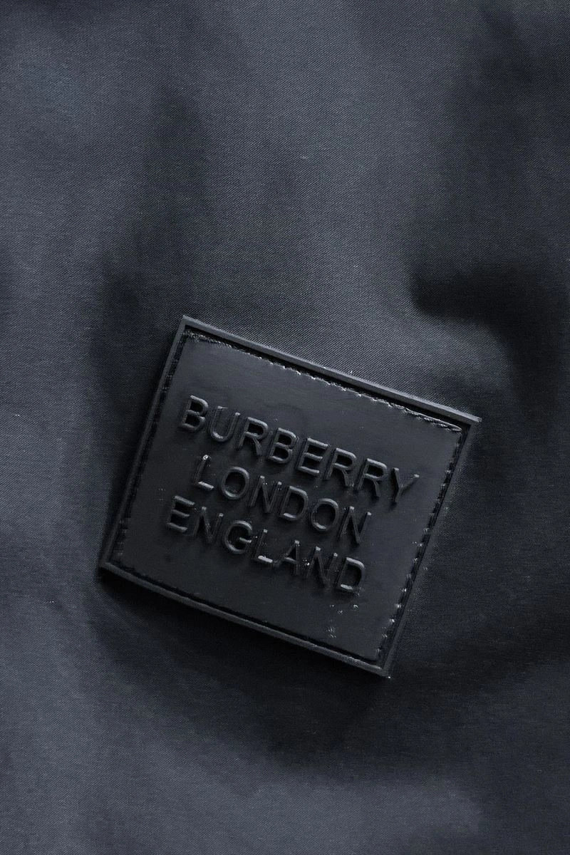 Low-cost Burberry Outwear