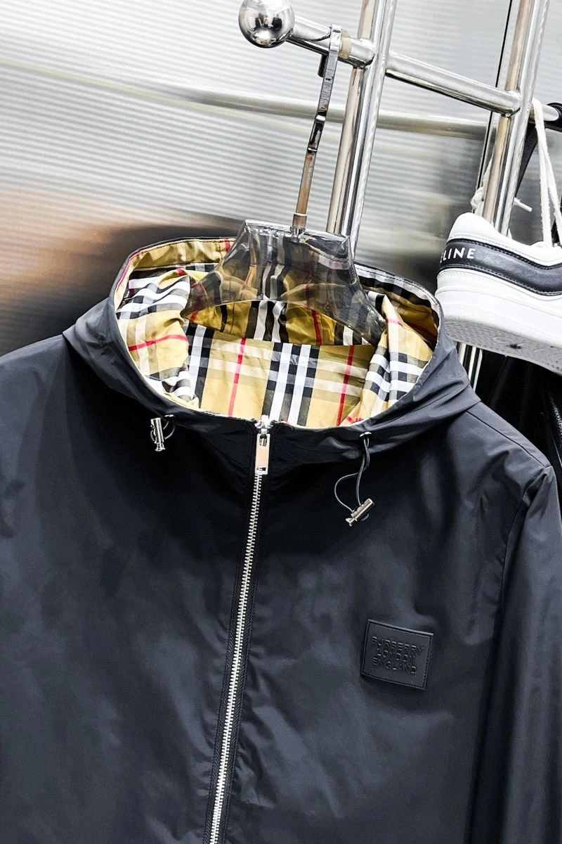 Low-cost Burberry Outwear