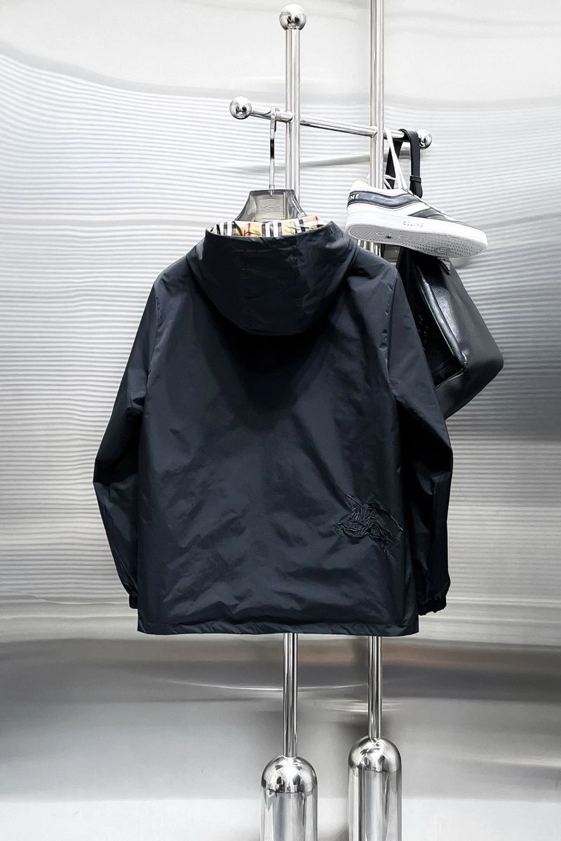 Low-cost Burberry Outwear