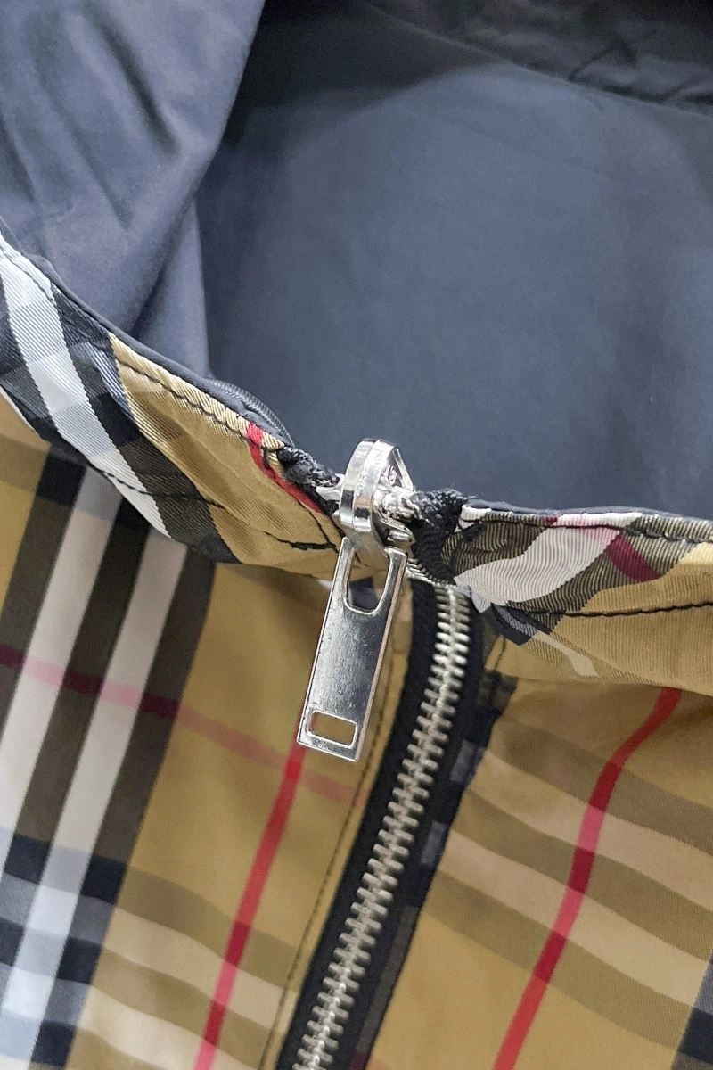 Low-cost Burberry Outwear