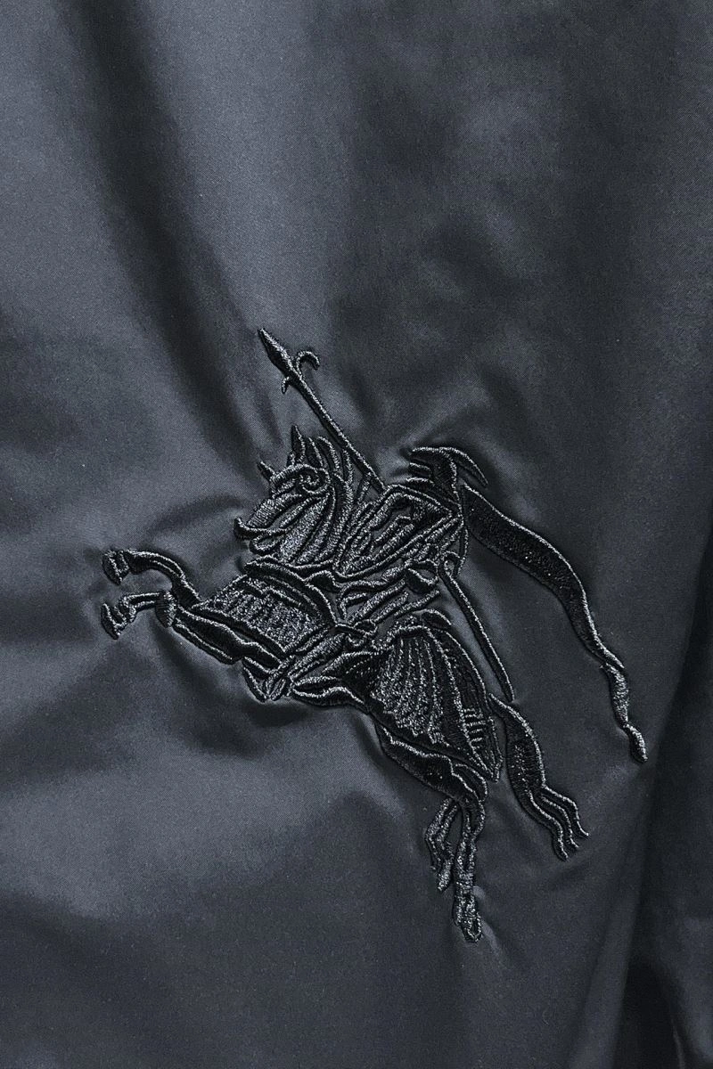 Low-cost Burberry Outwear