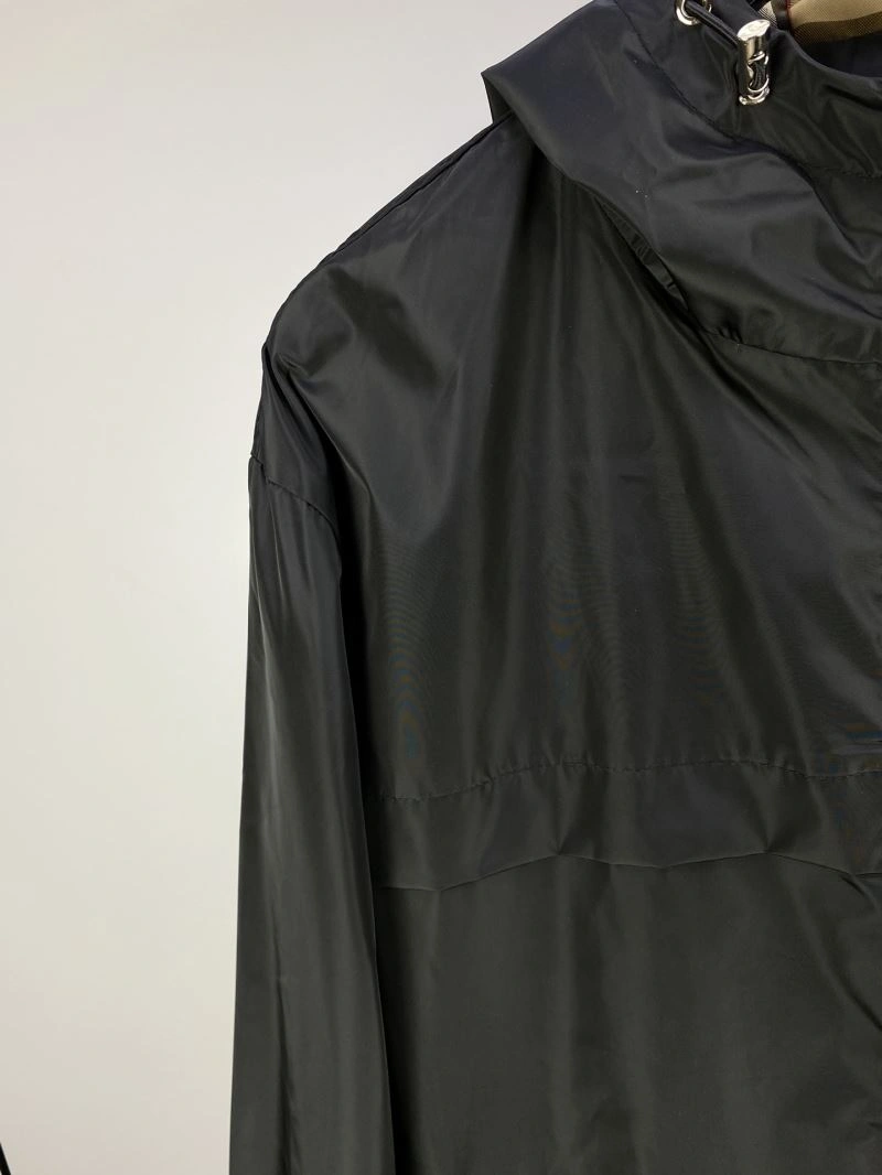 Low-cost Burberry Outwear