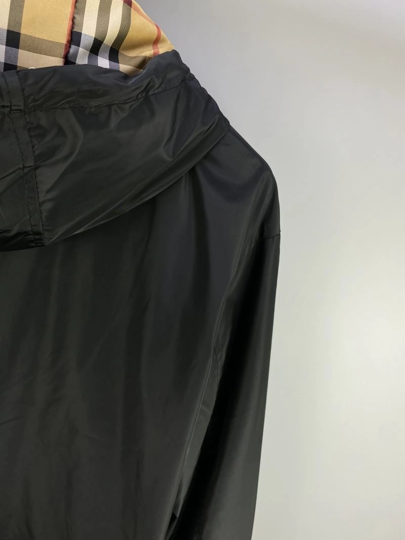 Low-cost Burberry Outwear