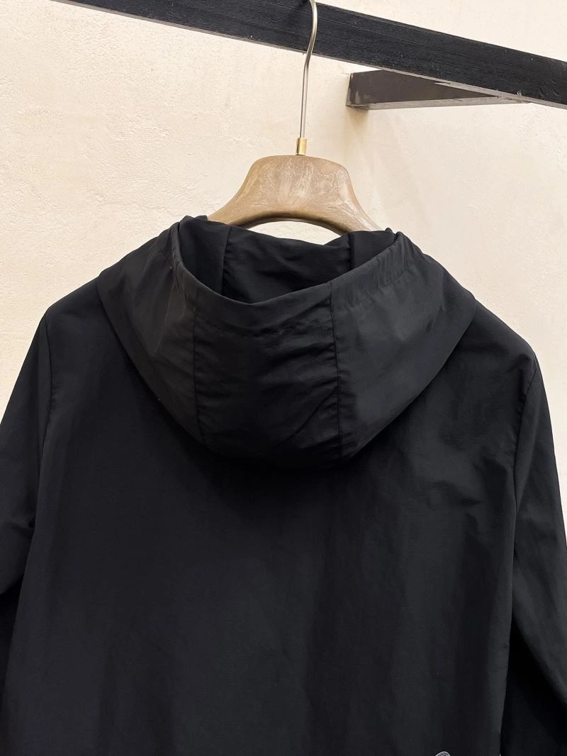 Low-cost Burberry Outwear