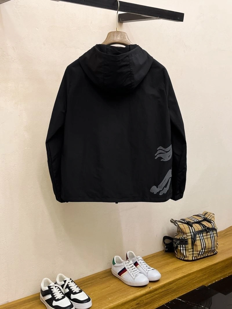 Low-cost Burberry Outwear
