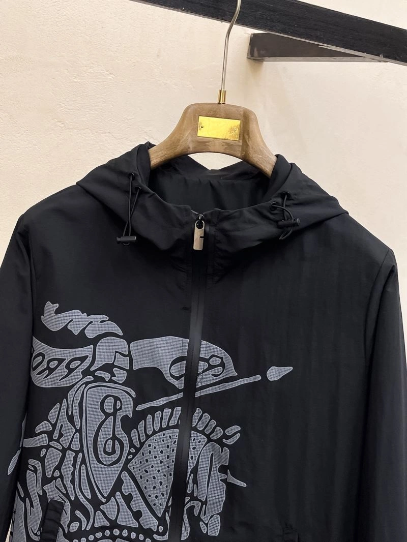 Low-cost Burberry Outwear