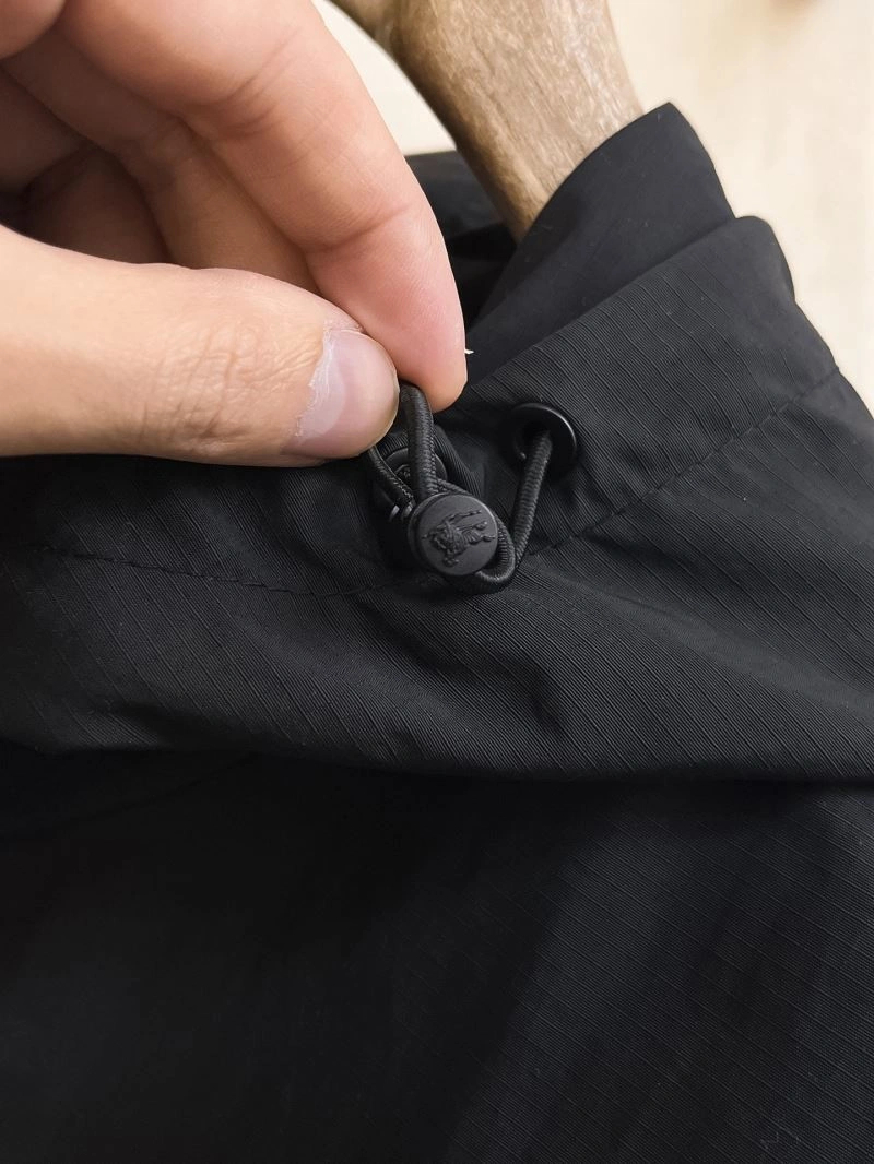 Low-cost Burberry Outwear
