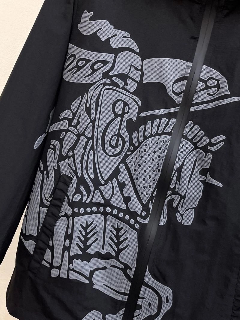 Low-cost Burberry Outwear