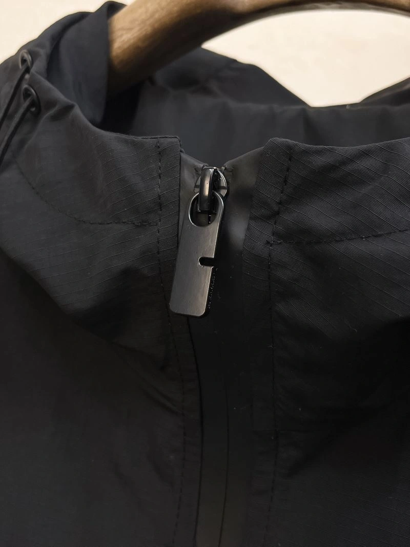 Low-cost Burberry Outwear
