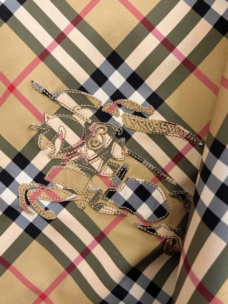 Factory-made Burberry Outwear