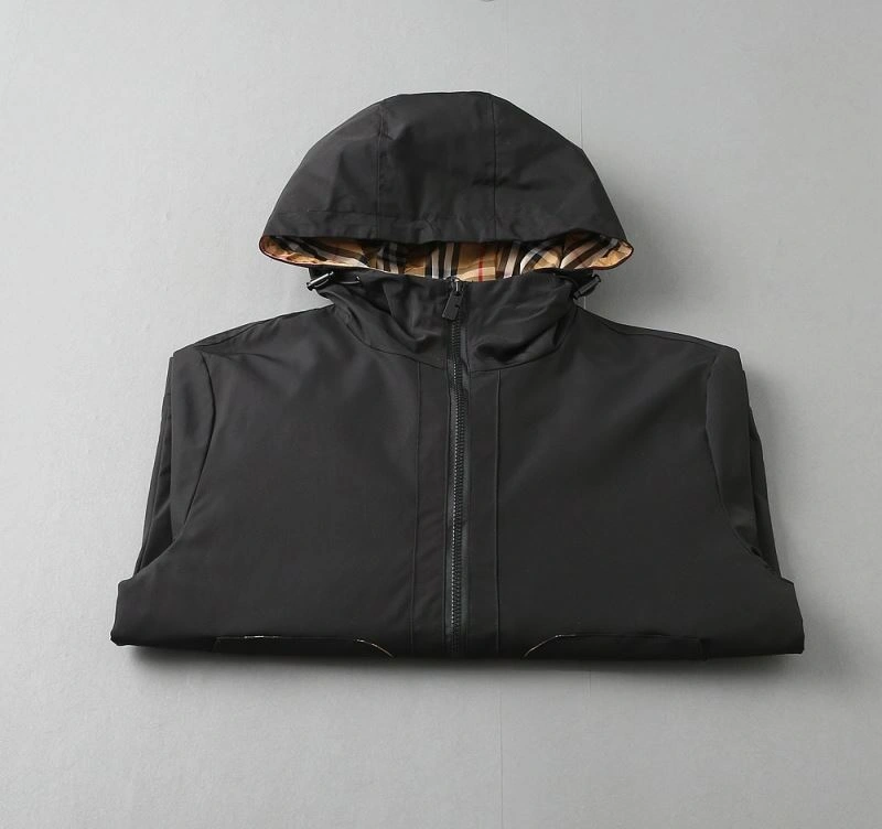 Low-cost Burberry Outwear