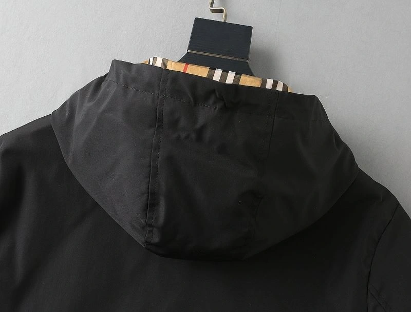 Low-cost Burberry Outwear
