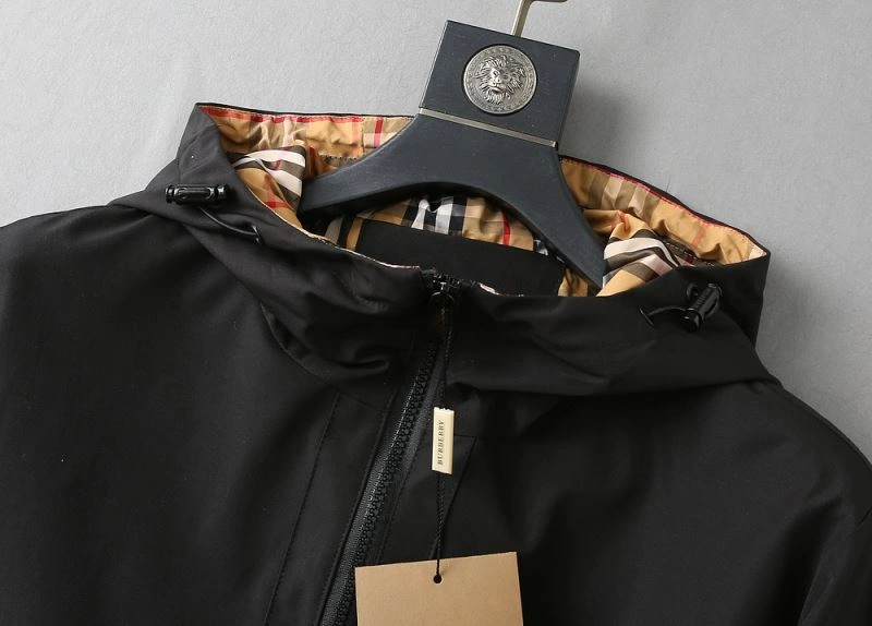 Low-cost Burberry Outwear