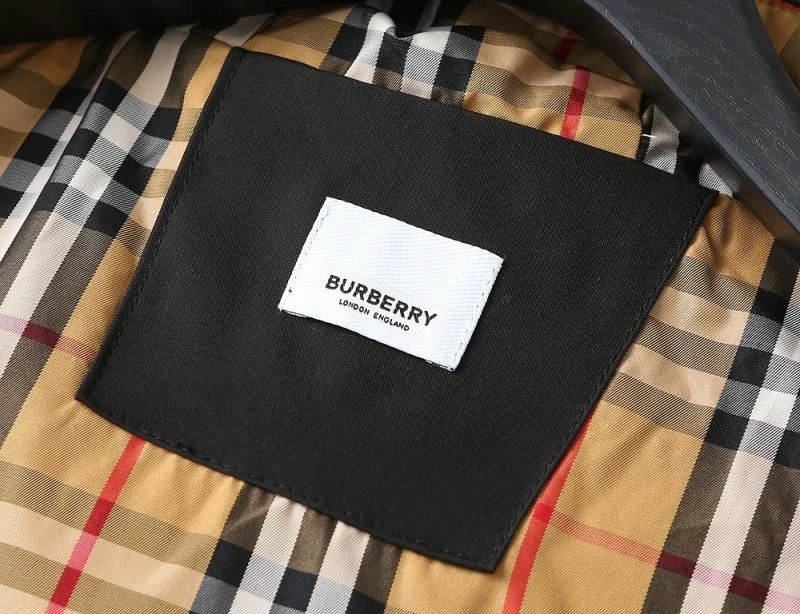 Low-cost Burberry Outwear