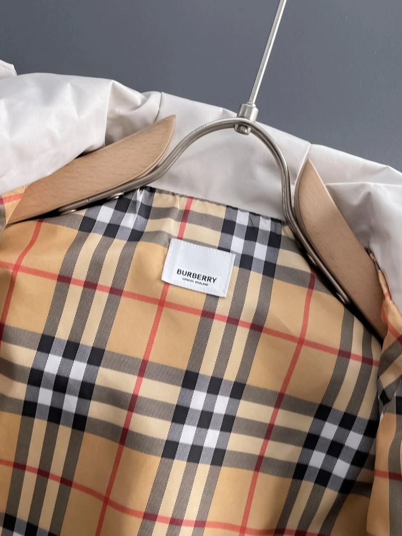 Economical Burberry Outwear