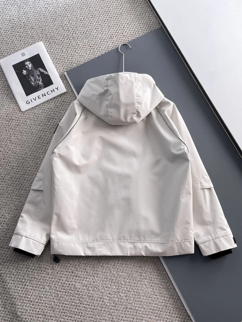 Economical Burberry Outwear