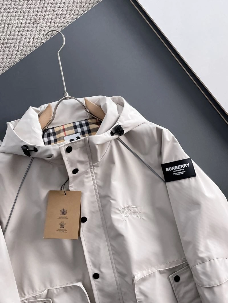 Economical Burberry Outwear
