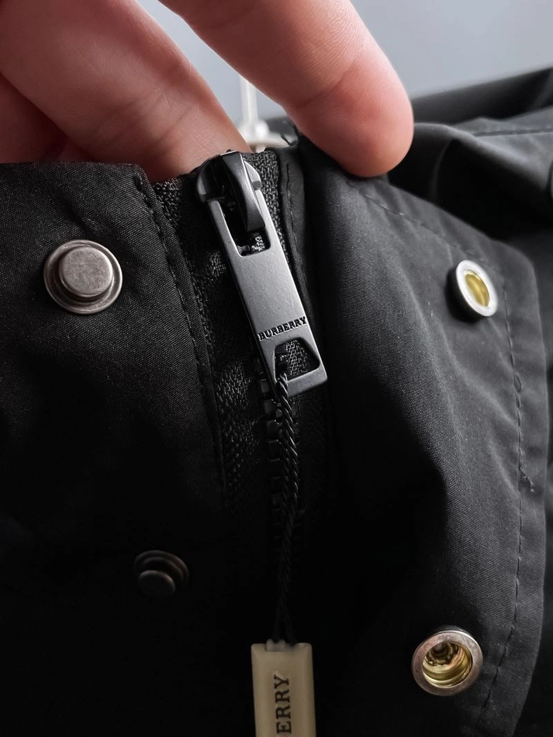 Low-cost Burberry Outwear
