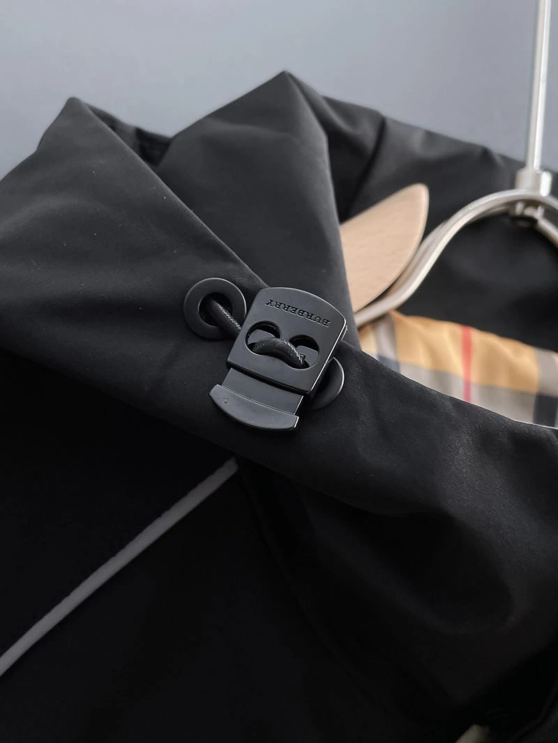 Low-cost Burberry Outwear