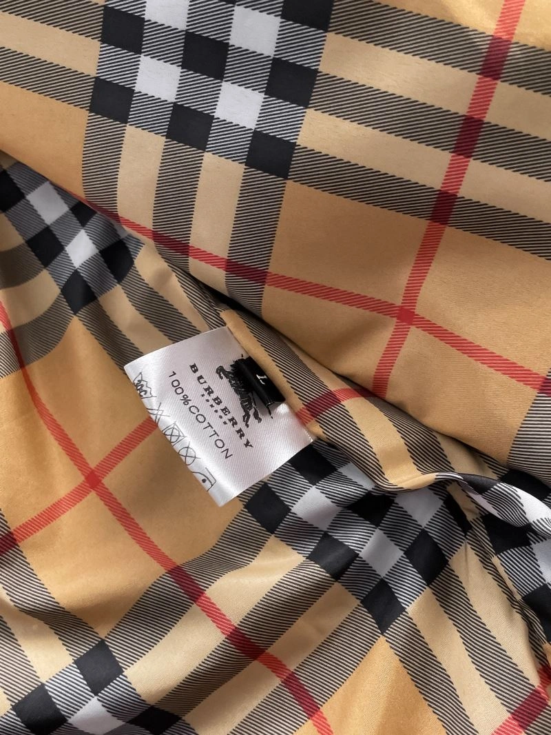 Low-cost Burberry Outwear