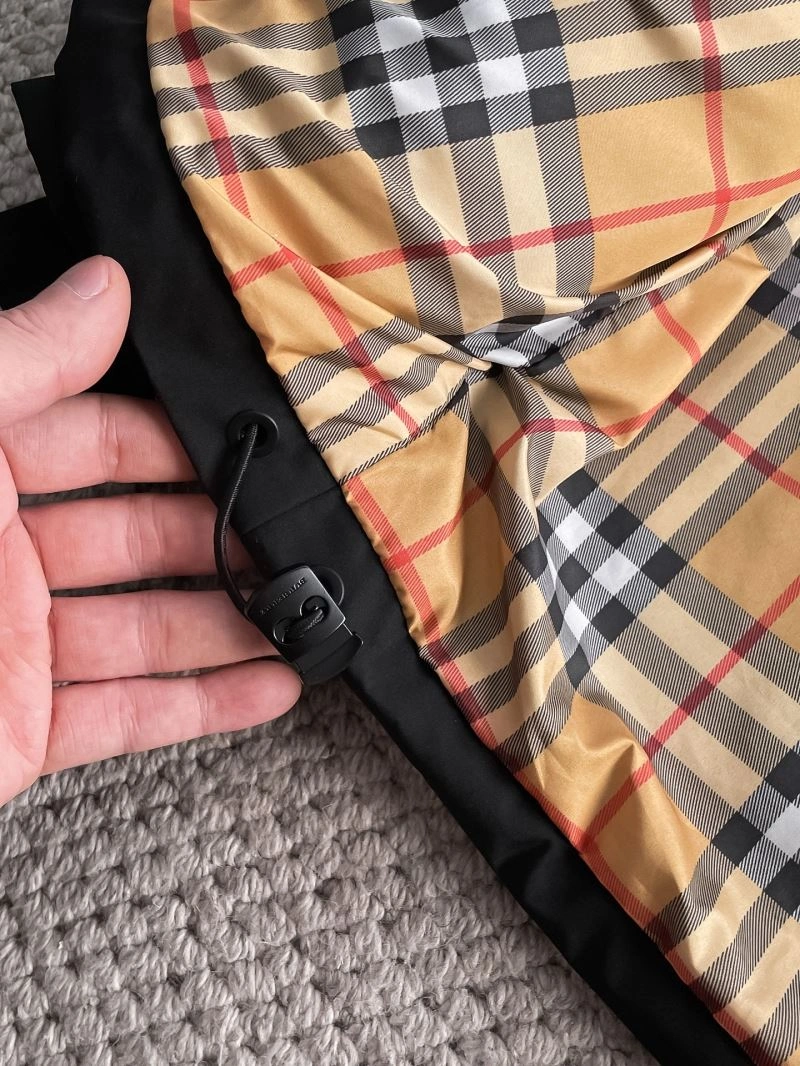 Low-cost Burberry Outwear
