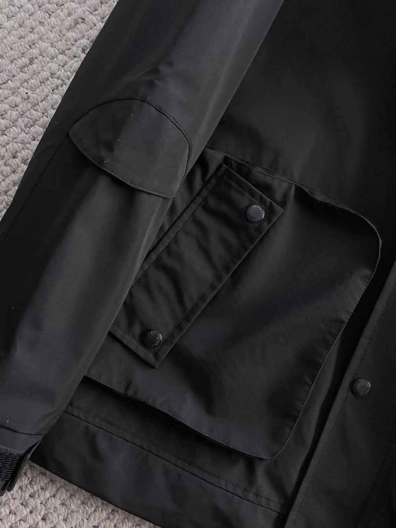Low-cost Burberry Outwear