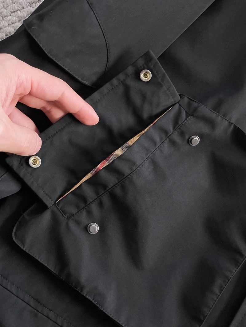 Low-cost Burberry Outwear