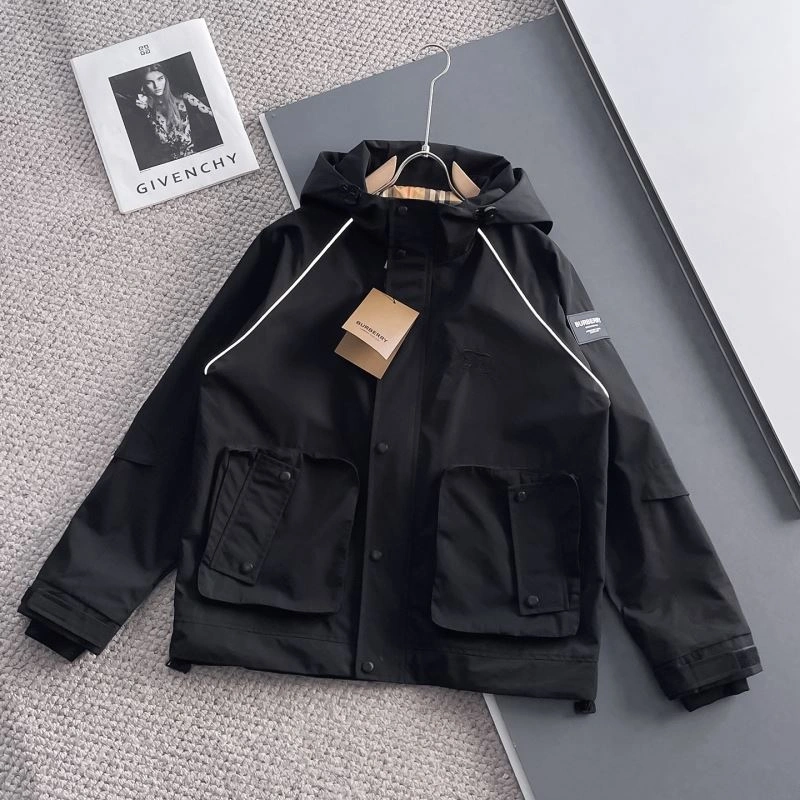 Low-cost Burberry Outwear