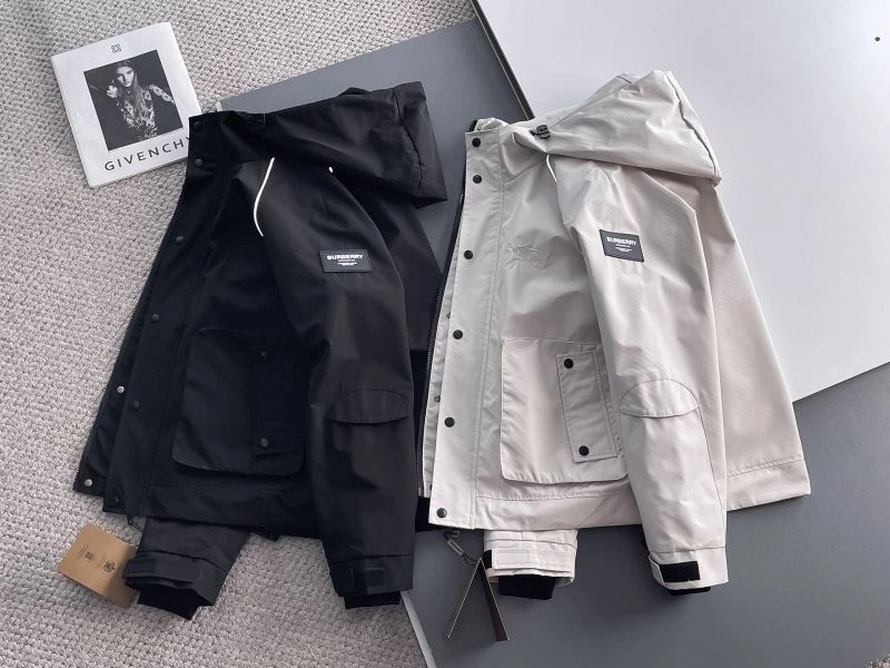 Low-cost Burberry Outwear