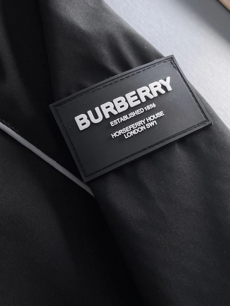 Low-cost Burberry Outwear