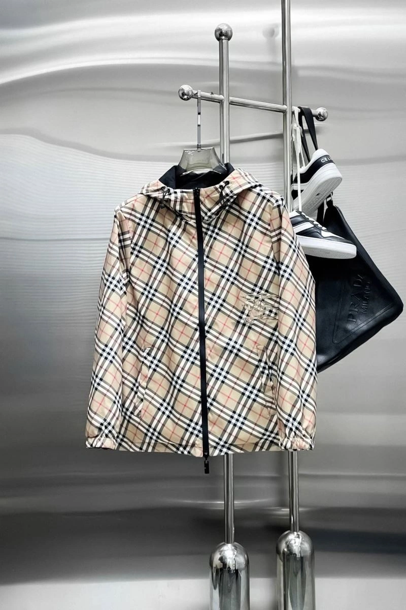 Brand-original Burberry Outwear