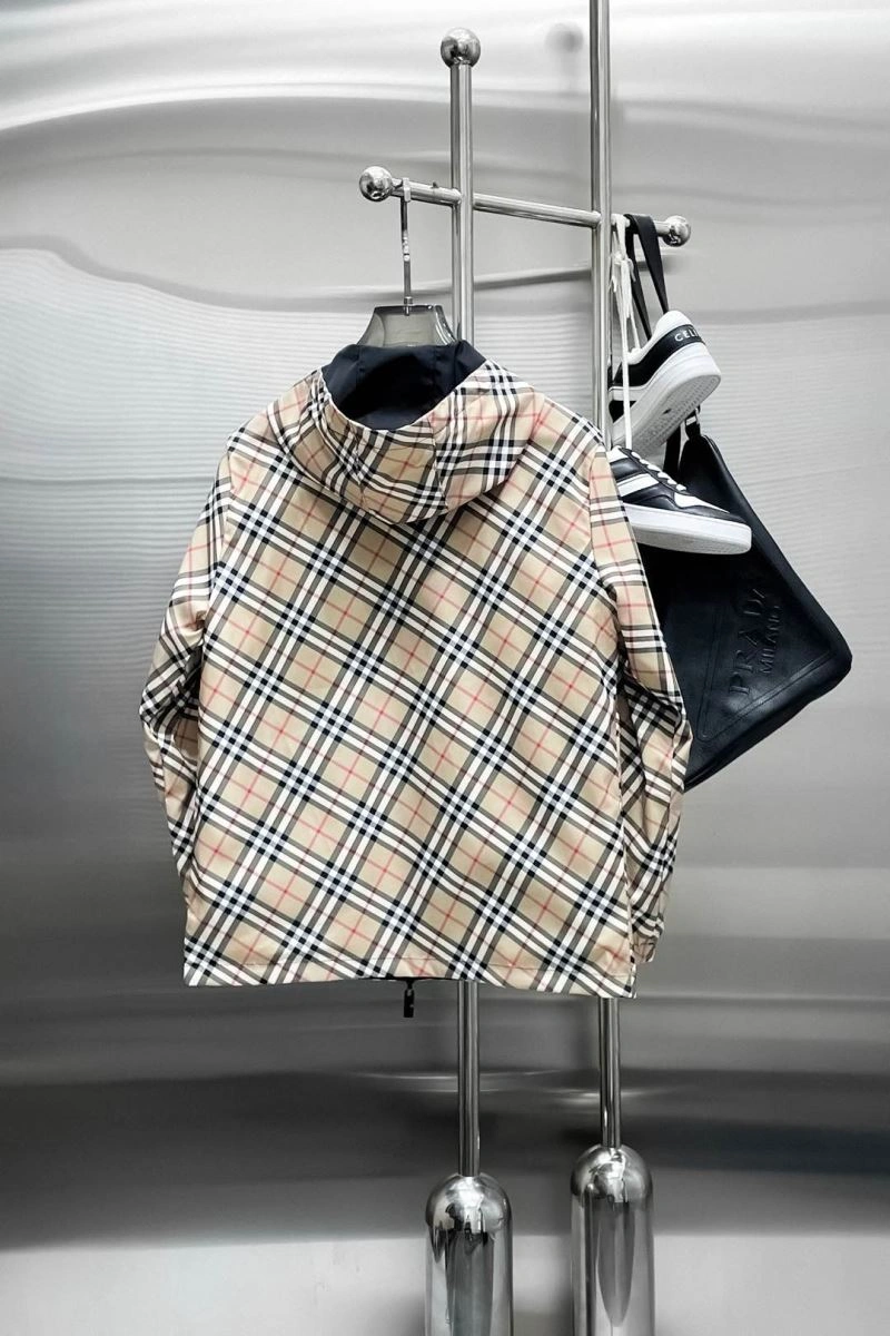 Brand-original Burberry Outwear