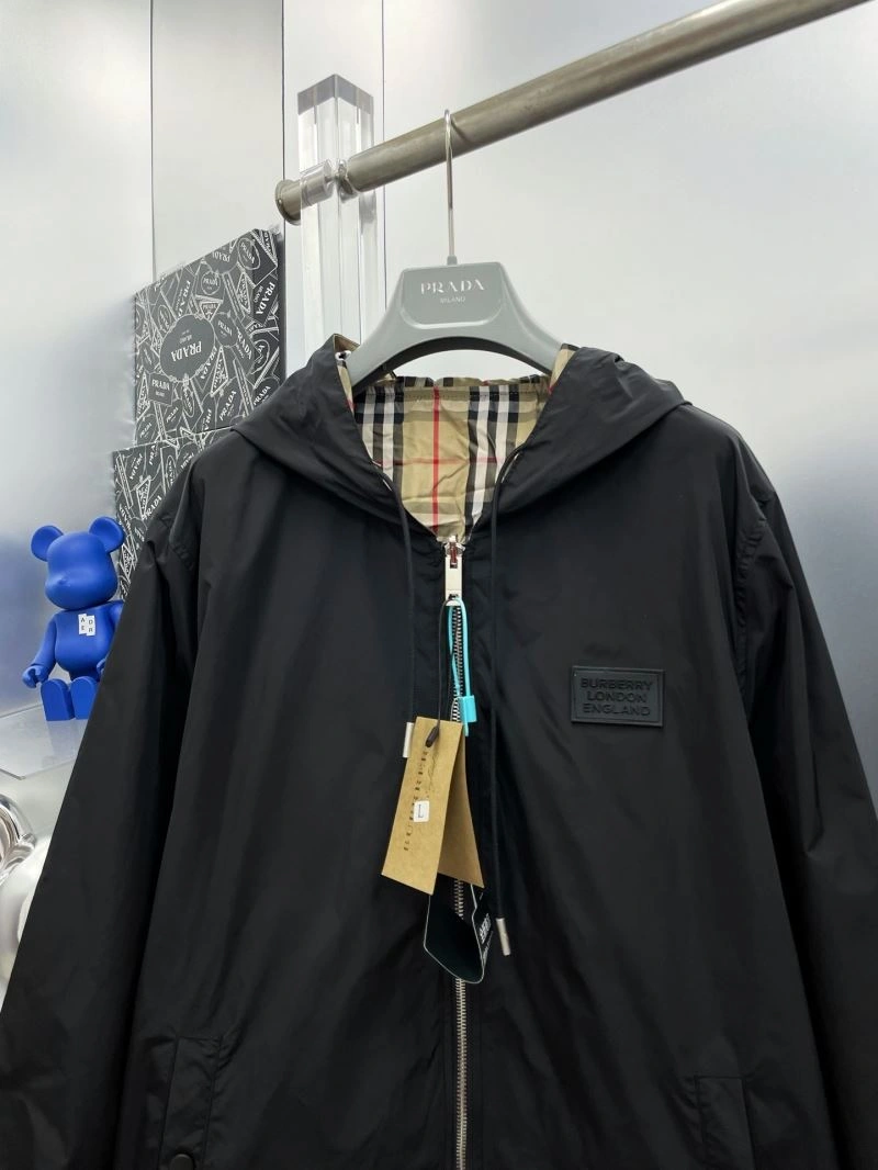 Official Burberry Outwear
