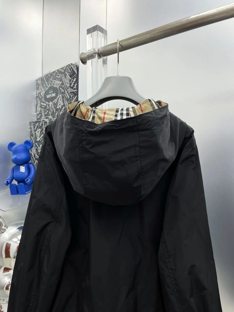 Official Burberry Outwear