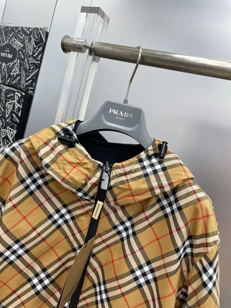 Discounted Burberry Outwear