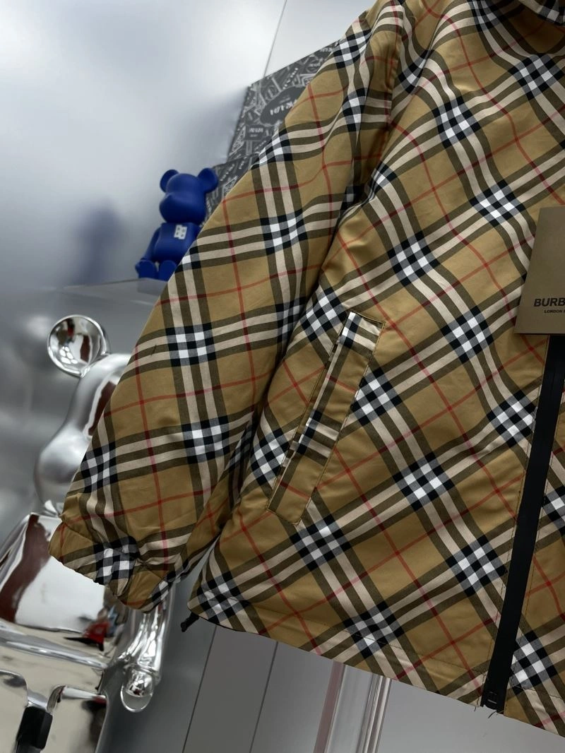 Discounted Burberry Outwear