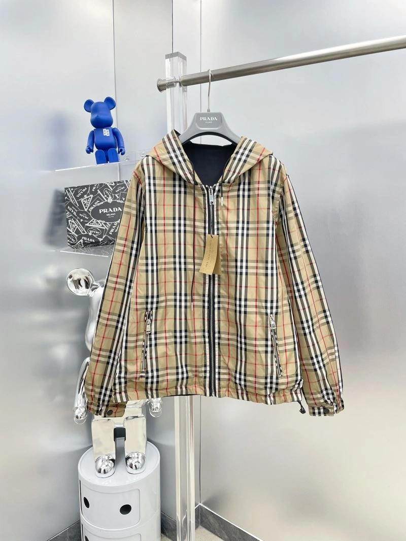 Economical Burberry Outwear