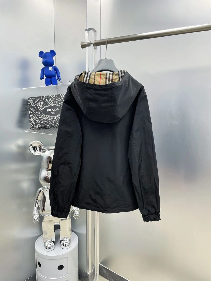Economical Burberry Outwear