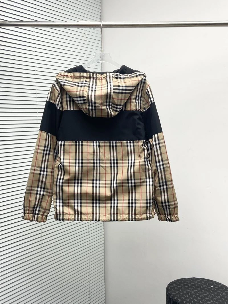 Low-cost Burberry Outwear