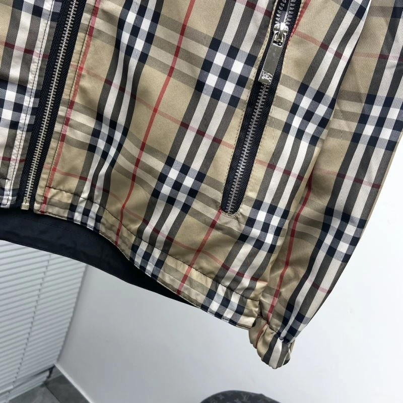 Low-cost Burberry Outwear