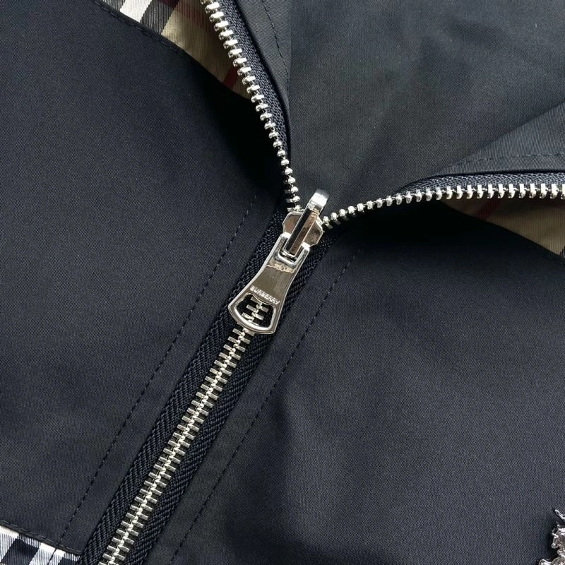 Low-cost Burberry Outwear