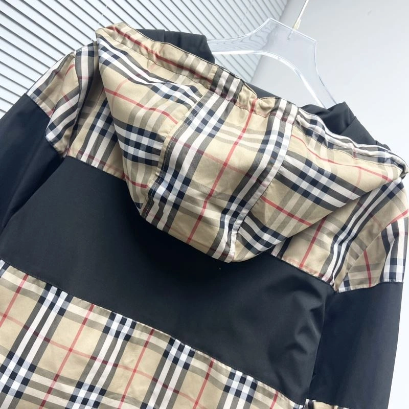 Low-cost Burberry Outwear