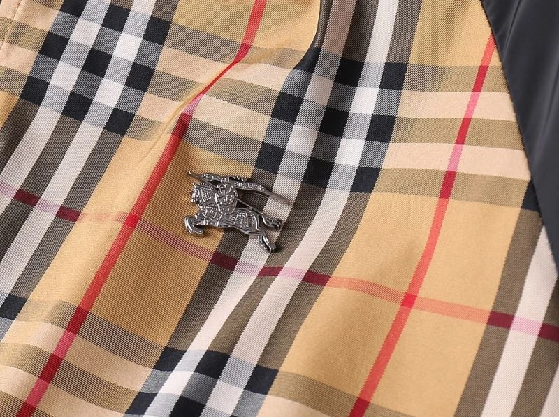 Bargain Burberry Outwear