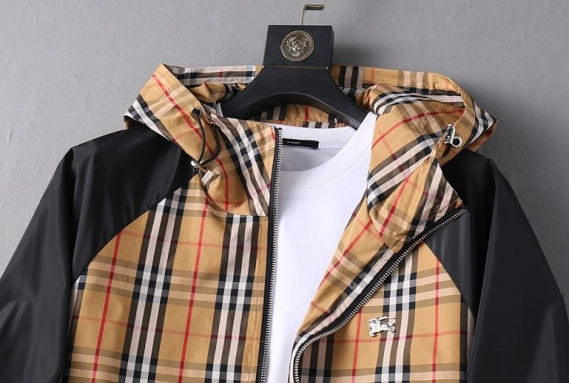 Bargain Burberry Outwear
