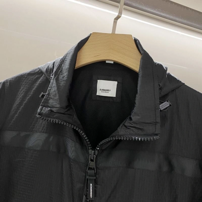 Accurate model Burberry Outwear